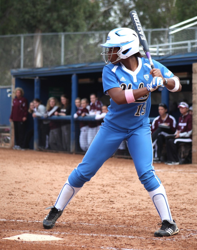 Softball dominates tournament with powerful plays - Daily Bruin