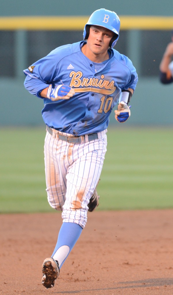 Baseball picks up momentum ahead of Oregon series - Daily Bruin