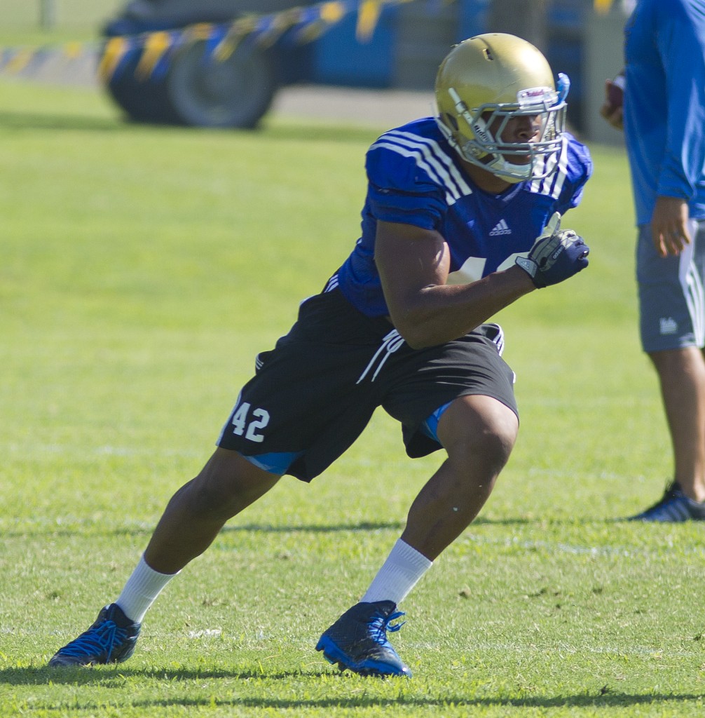 Inside linebacker Kenny Young proves a promising start - Daily Bruin