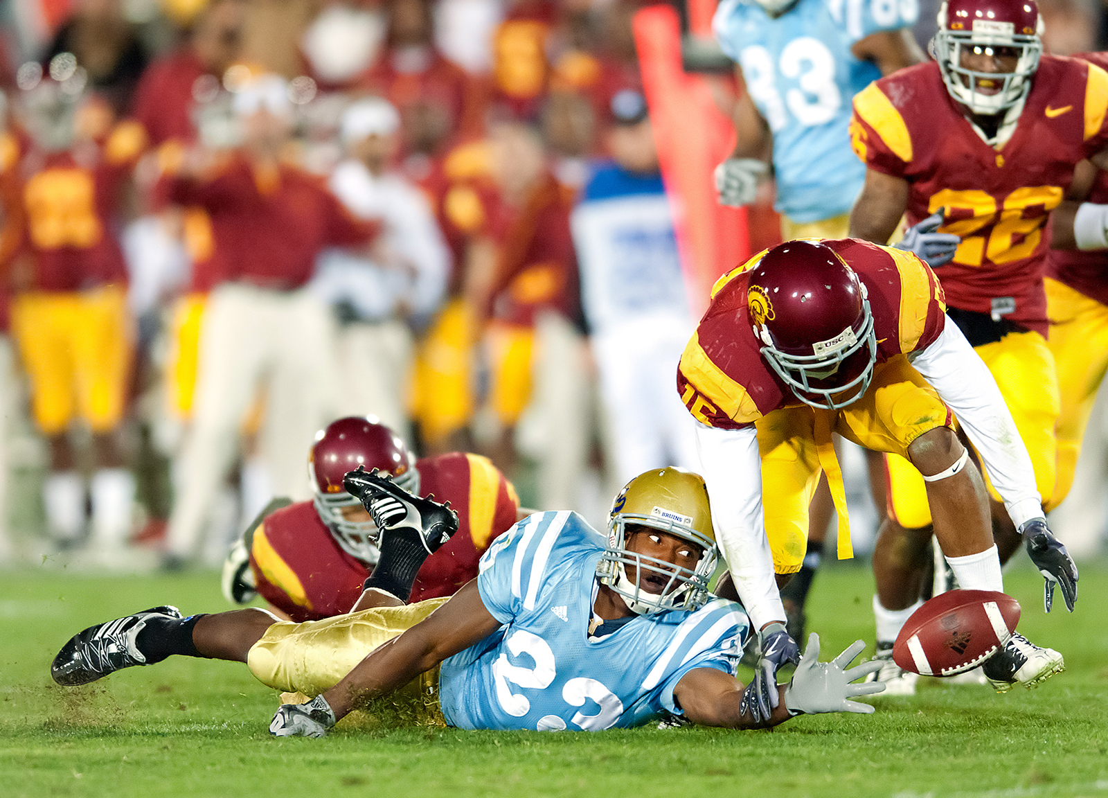 Thread Count: Revisiting UCLA football’s alternate uniforms - Daily Bruin