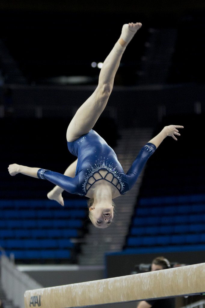 Ucla Gymnastics Glides To Easy Win Against Arizona In Home Opener