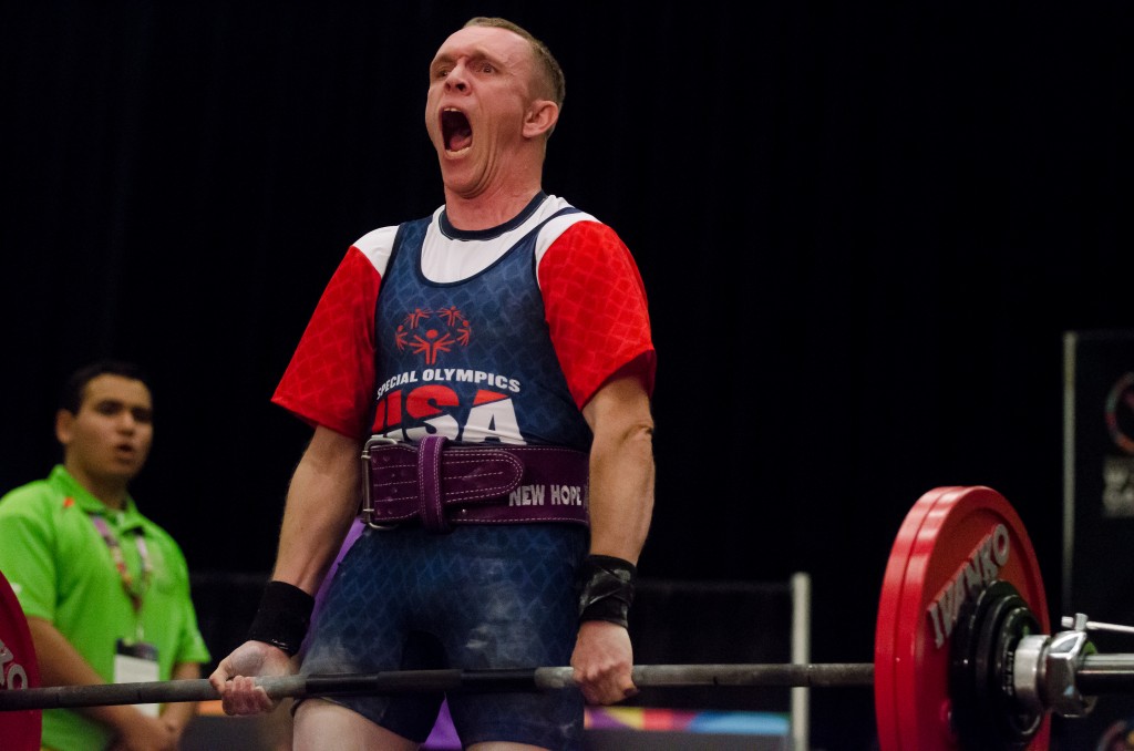 Special Olympics gold medalist powerlifter forms strong bond with coach ...