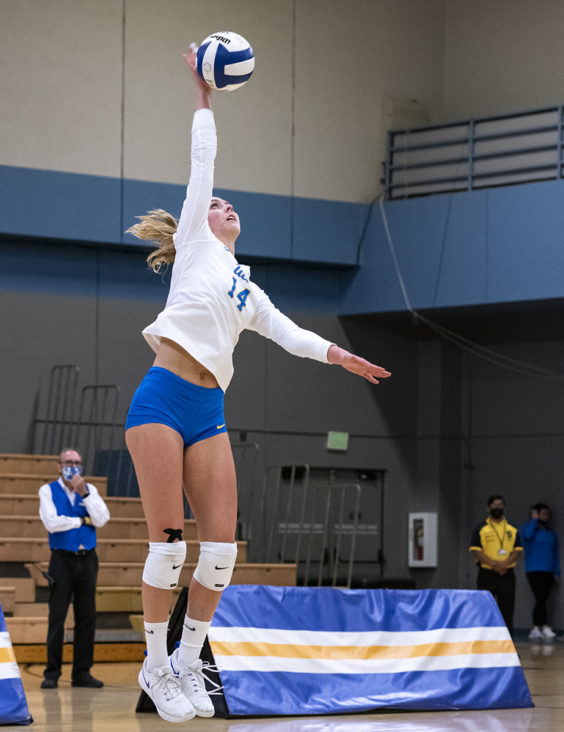 UCLA women’s volleyball sweeps Arizona in John Wooden Center court ...