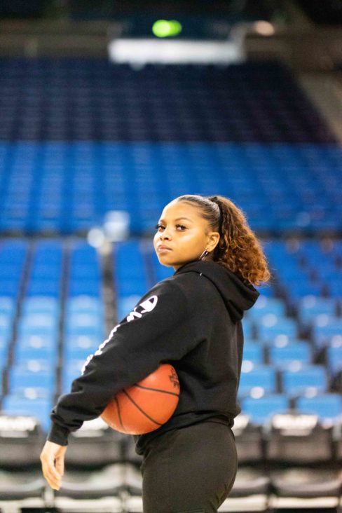 Londynn Jones’ electric playing style is the spark for UCLA women’s ...