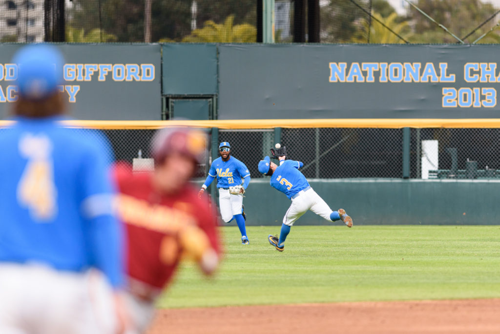 Clutch catch from Duce Gourson helps UCLA baseball defeat USC - Daily Bruin