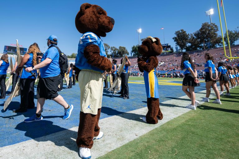 In run-up to UCLA-USC matchup, iconic rivalry week traditions bring ...
