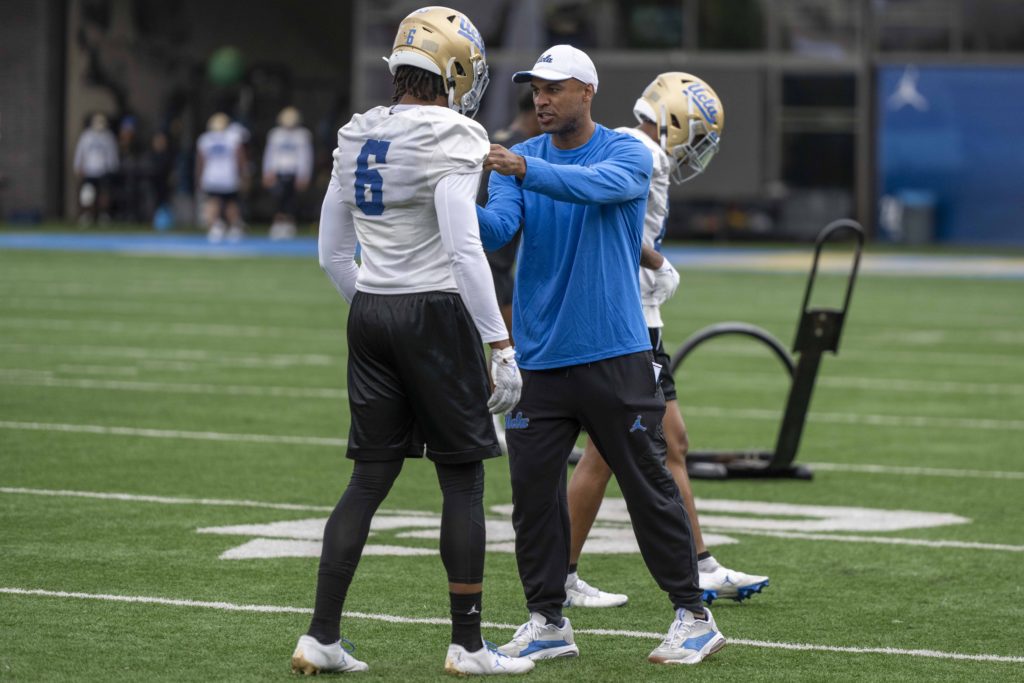 UCLA football’s D’Anton Lynn to succeed Alex Grinch as USC defensive ...