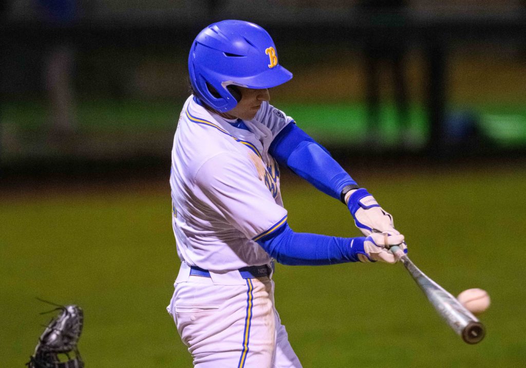 ‘He’s a clutch player’: Roch Cholowsky’s go-ahead double clinches UCLA ...