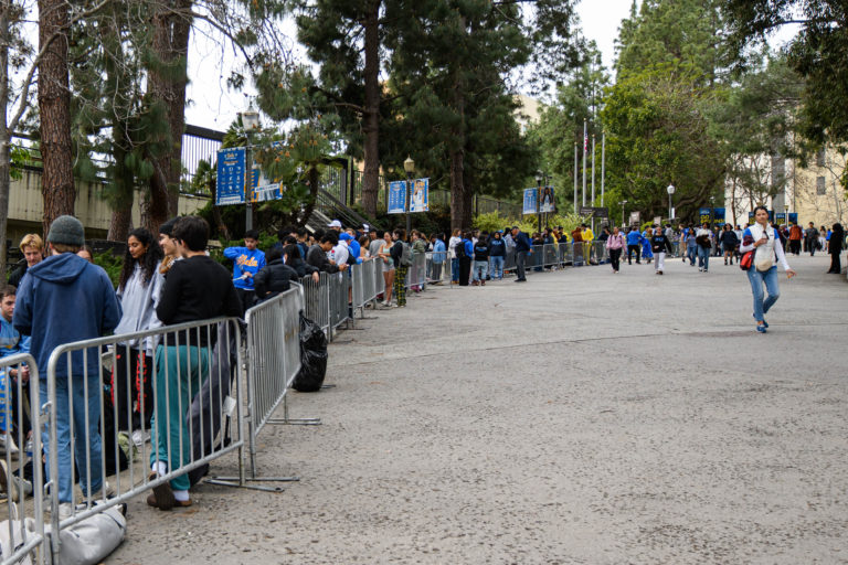 Students camp out for UCLA men’s basketball’s rivalry game, pack Bruin ...
