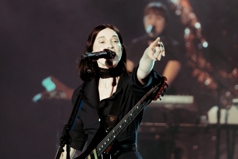 Concert review: Pushing boundaries of live music, St. Vincent elegantly ...