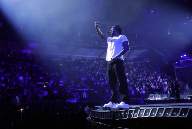 Concert review: Usher leads audiences through triumphant ‘Past Present ...