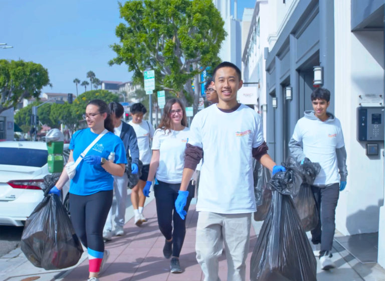 Annual UCLA Volunteer Day brings thousands together to serve, build ...