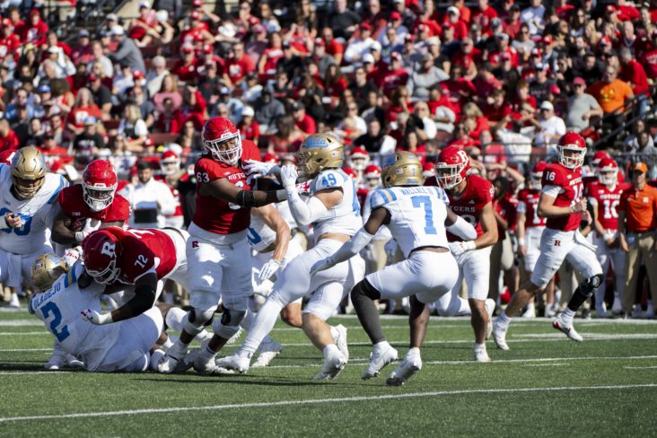 From walk-on to captain, Carson Schwesinger soars as UCLA football’s ...