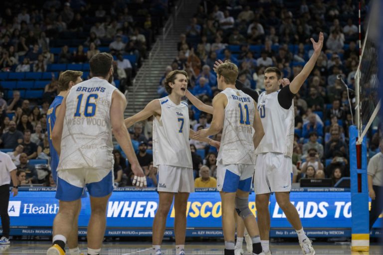 UCLA men’s volleyball defeats Stanford in 4 sets, extends win streak to ...
