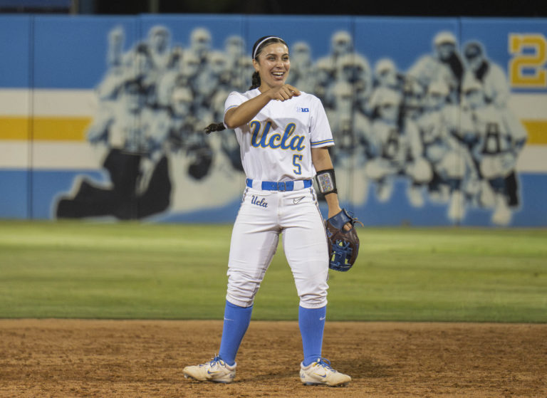 Teamwork shines at UCLA softball’s Senior Day despite Northwestern series loss - Daily Bruin