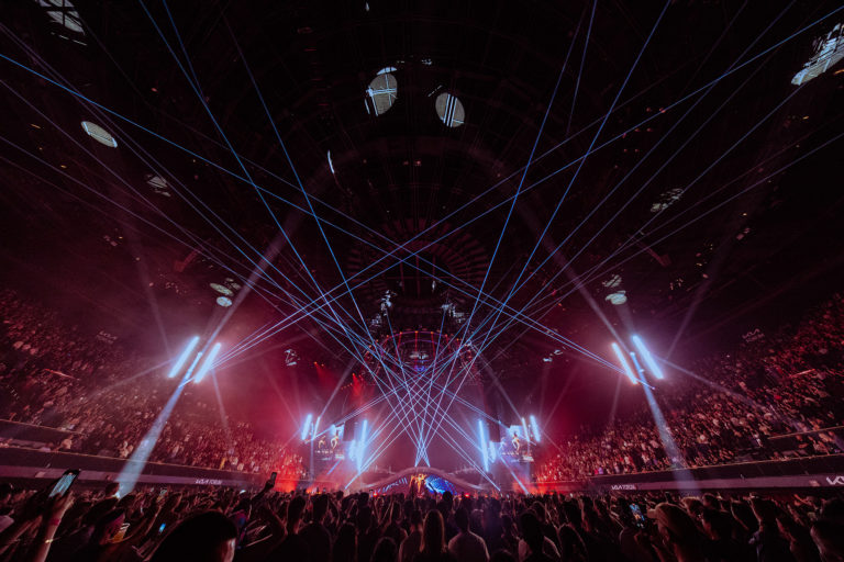 Concert review: Dua Lipa’s ‘Radical Optimism Tour’ has attendees ...
