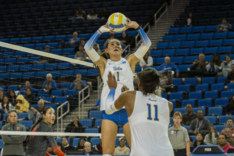 Women’s volleyball wins final home game against Illinois in fiery 5-set ...
