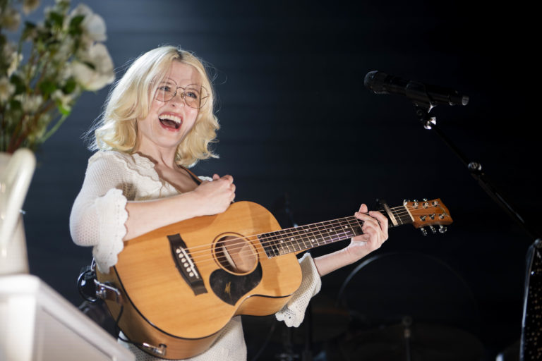 Gallery: Maisie Peters lights up Fonda Theatre with fan favorites ...