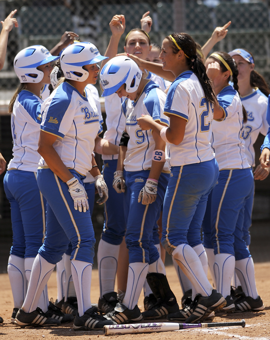 Softball finishes season as Pac-10 Champion - Daily Bruin